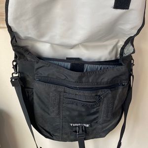 Timbuk2 | Bags | Timbuk2 Classic Messenger Bag Black Adjustable Cross ...
